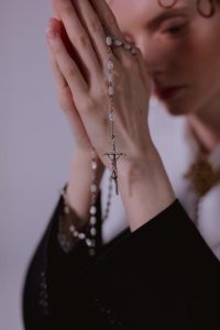 Spanish Rosary PDF: Prayers & Guide
